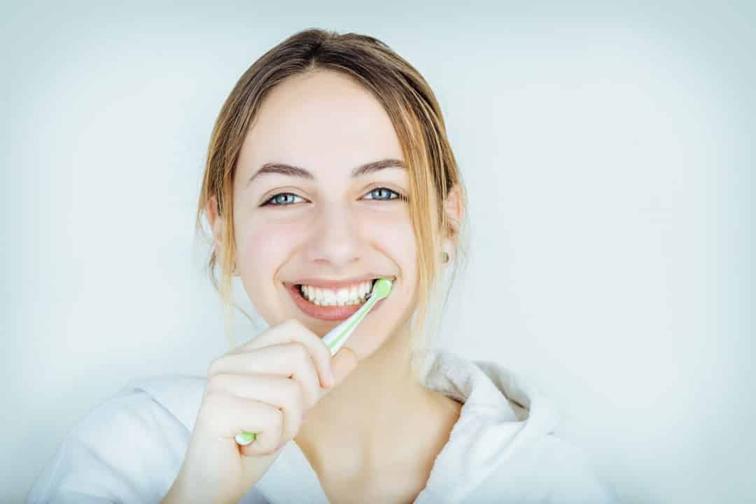 How Right Brushing Technique Improves Teeth Cleaning?